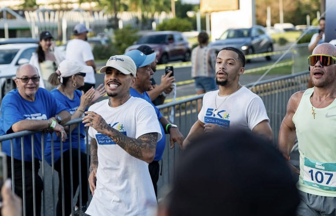 Rauw Alejandro impulsa salud física y mental a través de su Fundación ...